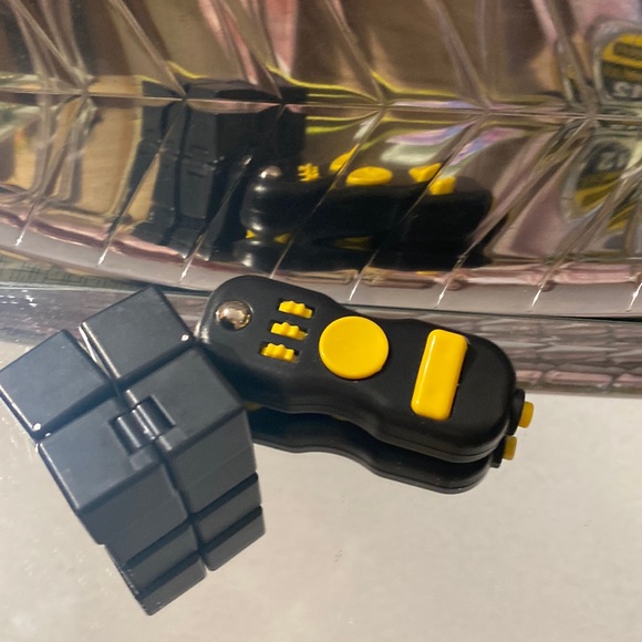 Heartland Huggers | Other | Fidget Set Click Flip Controller Infinity ...